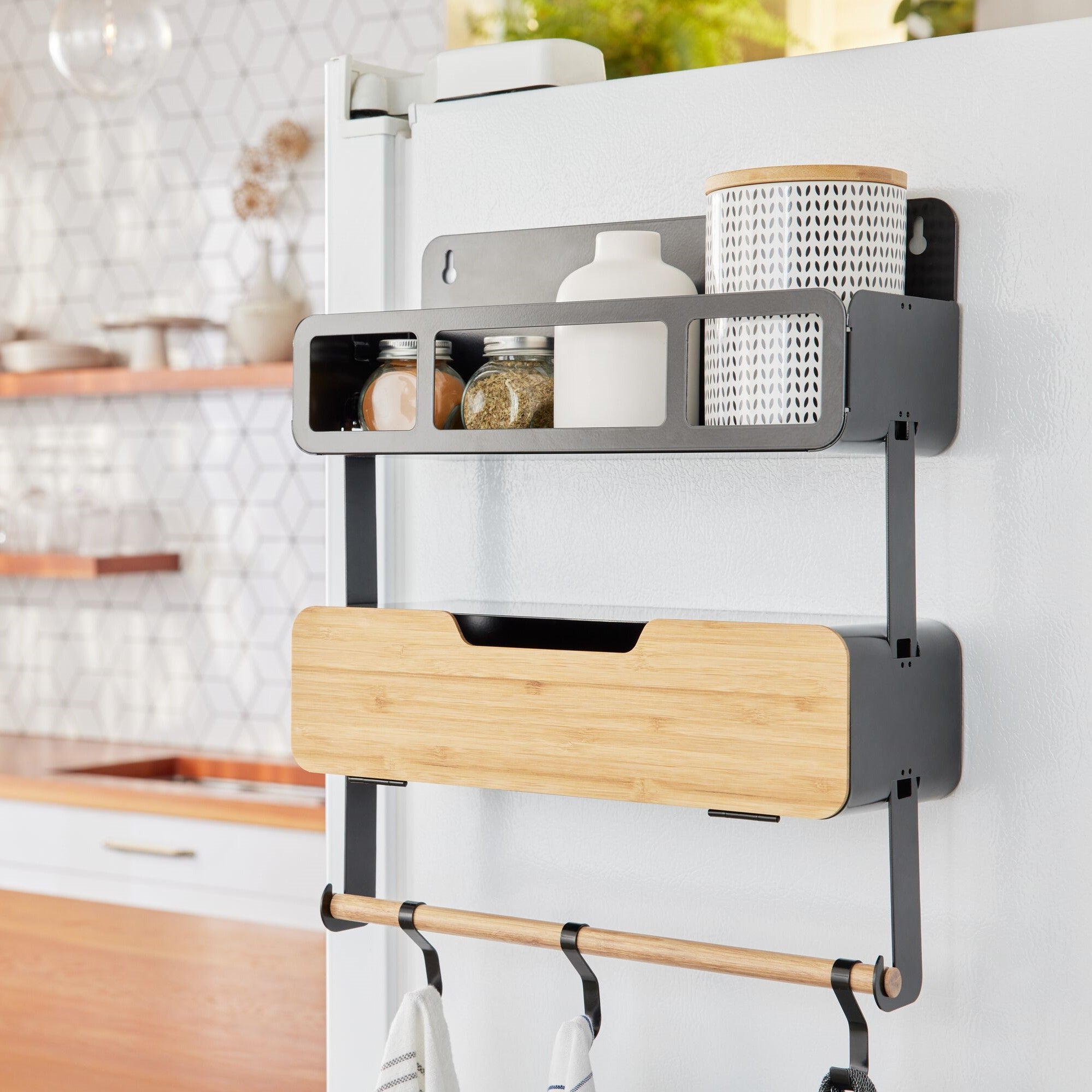Magnetic Shelves | BLACK+DECKER